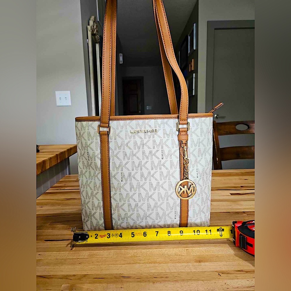 Michael Kors Small Logo Classic Cream/Tan Tote/Handbag - Gem